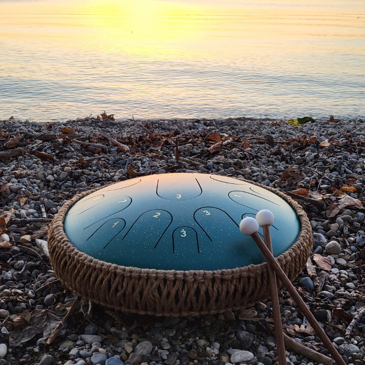 Einzigartige Klänge mit der Kalimba und Zungentrommel | Happyana